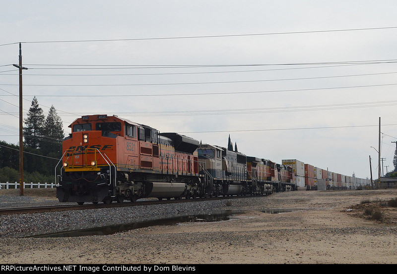 BNSF 8521